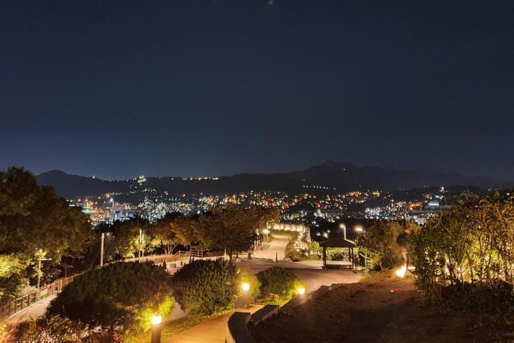 Tiket Seoul moonlight walking tour with local historian Harga Promo ...