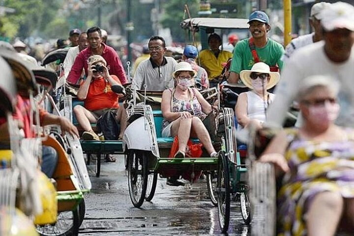 Tiket Walking tour - Malioboro street food with local guide at ... Tiket Walking tour - Malioboro street food with local guide at ...