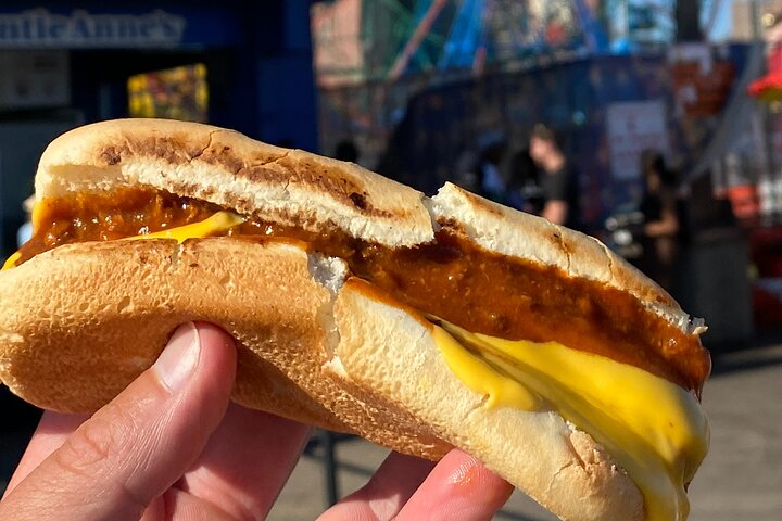 Tiket Amazing Coney Island Food and History Tour - Harga Promo tiket.com