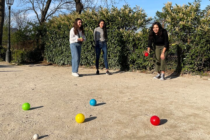 Tiket Funlympics Montmartre: Paris Icon with Games, Photos, Laughs Tour ...