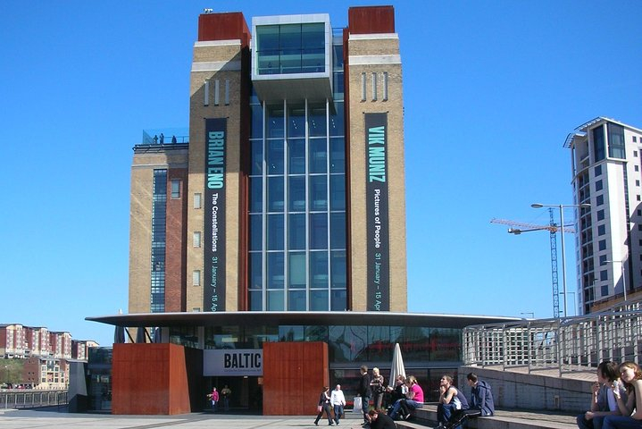 Tiket Newcastle's Art & Architecture Private Walking Tour Harga Promo ...