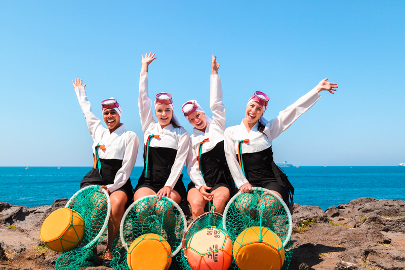 Tiket JeJu Woman Diver Haenyeo Traditional Clothes Rental Harga Promo ...