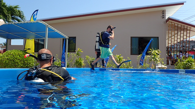 Tiket Dive into Freedom: Get Your PADI Open Water Certification in ...