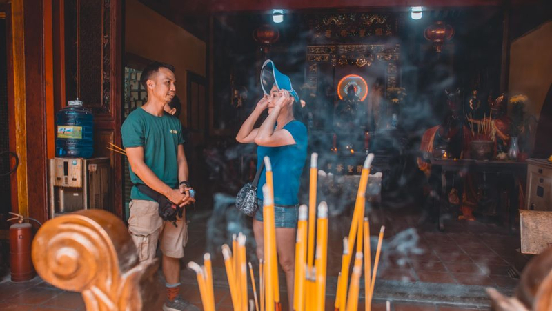 Tiket Trails of Quach Dam: Chinatown Cho Lon Discovery Cycling Tour ...