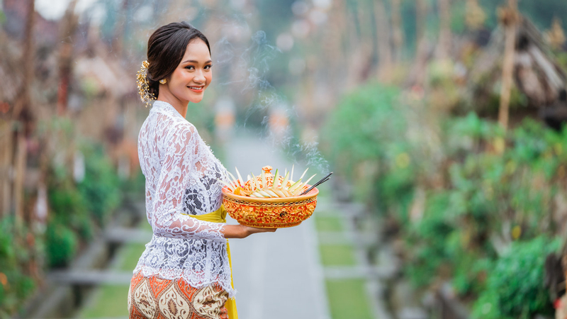 Tiket Balinese Costum at Penglipuran Village & Goa Giri Campuhan ...
