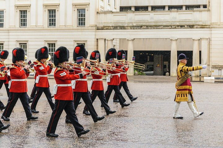 Get Ticket Guided Kensington Palace Tour, Royal Guard Change ...