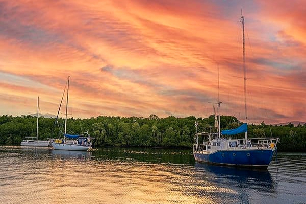 Tiket Inlet Sightseeing and Sunset Cruises in Cairns Harga Promo ...