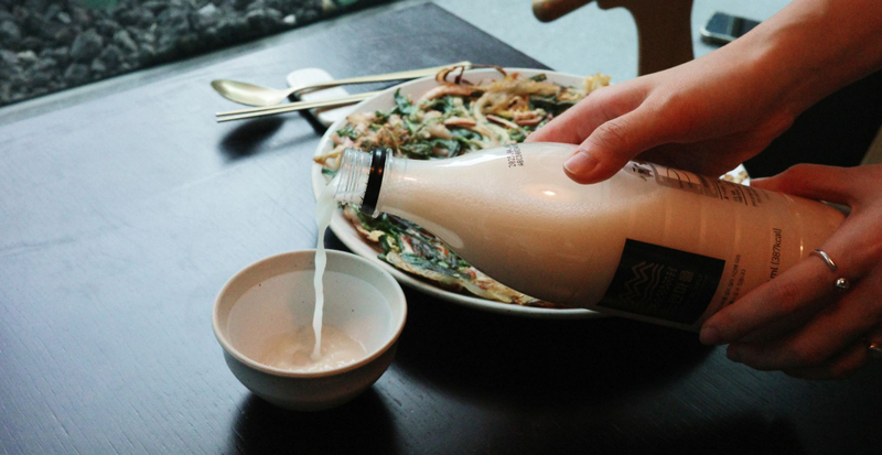 Tiket Explore Seoul Euljiro: K-food&drinks with history+OliveYoung Gift Harga Promo - tiket.com