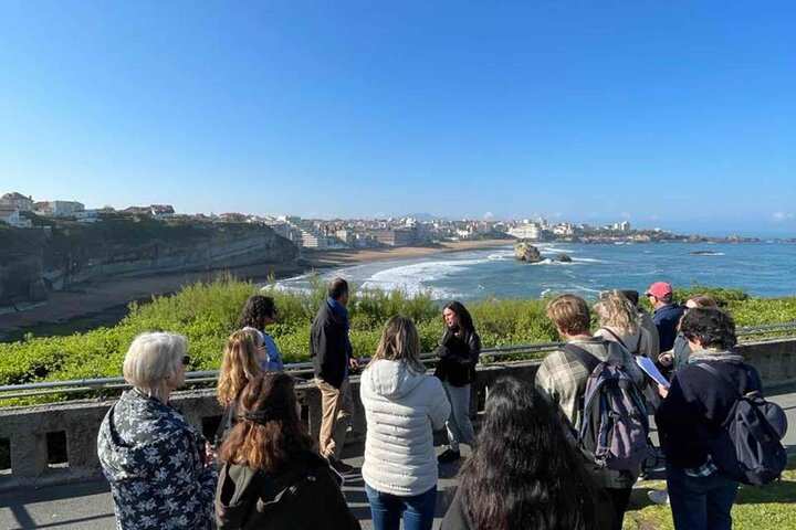Tiket Biarritz guided walking tour in private group Harga Promo - tiket.com