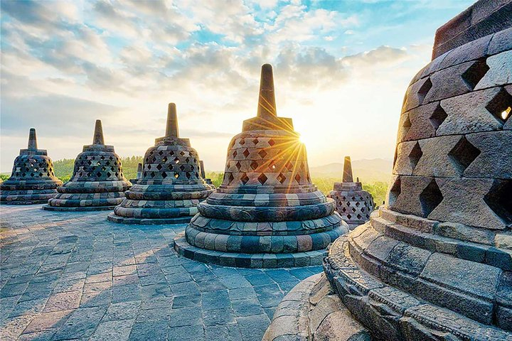 Tiket Yogyakarta: Borobudur Climb-up, Mount Merapi & Prambanan Day Trip ...