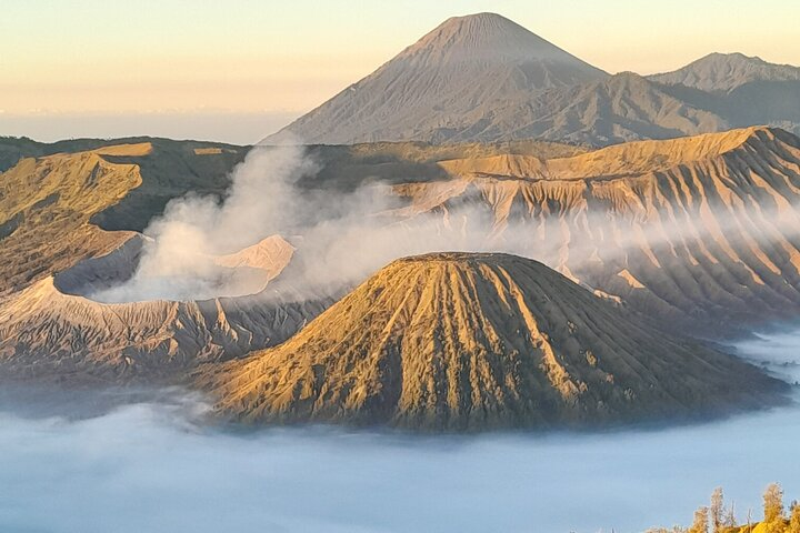 Tiket Mount Bromo Sunrise Shared Guided Tour from Surabaya Harga Promo ...