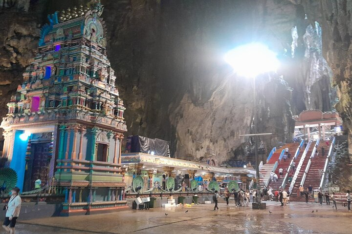 Tiket Batu Cave and Kuala Lumpur Heritage Tour by Train and Walking ...