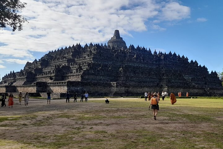 Get Ticket Borobudur Prambanan Tumpaksewu Bromo Ijen with Bali transfer ...