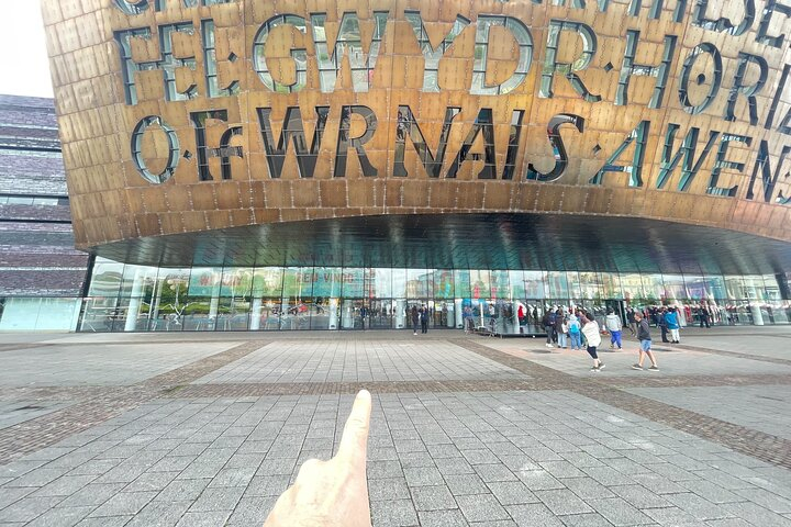 Tiket Doctor Who Cardiff Bay Walking Tour Harga Promo - tiket.com