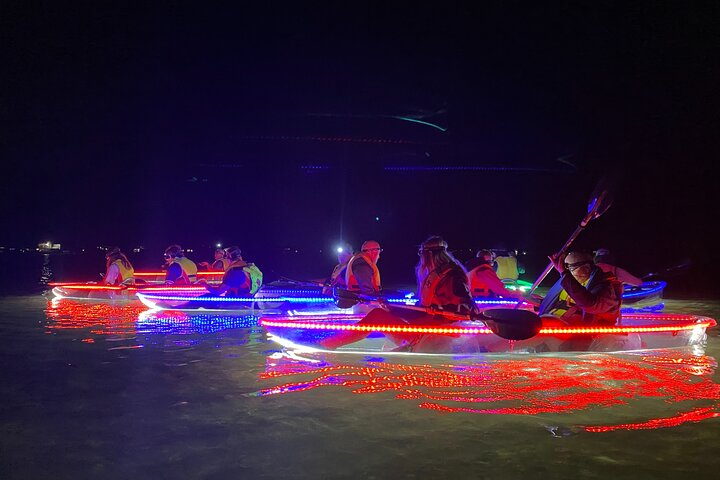 Tiket Naru Beach Night Kayak Tour Harga Promo - tiket.com