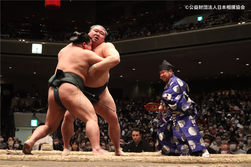 Get Ticket 2026 Osaka Grand Sumo Viewing & HIRAKUZA Sumo Workshop ...