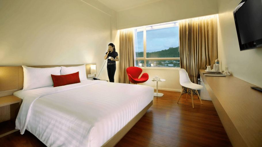The ZHM Premiere Padang (d/h Grand Zuri Padang), Padang Booking Murah ...