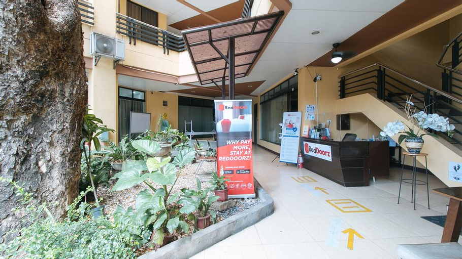 RedDoorz @ Arzo Hotel Grand Lodge - Discount Price & Hotel Promo 2024