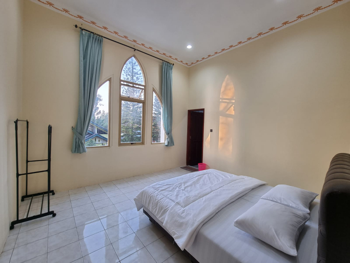 Villa Kota Bunga AA3-9 with Swimming and Jacuzzi Pool Puncak by Nimmala - Harga Promo 2024 di ...