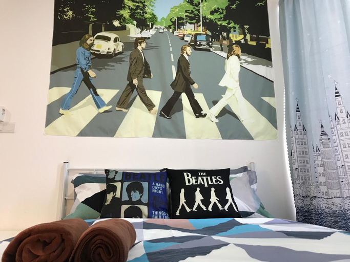 Mods 'The Beatles' Studio@Cyberjaya|KLIA+NETFLIX| - Penginapan Murah ...