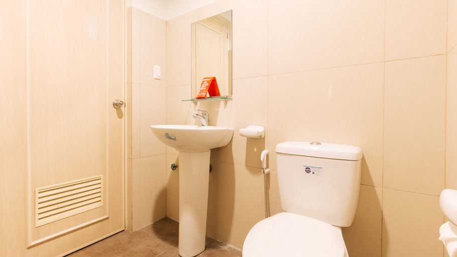 RedDoorz @ Arzo Hotel Grand Lodge - Discount Price & Hotel Promo 2024