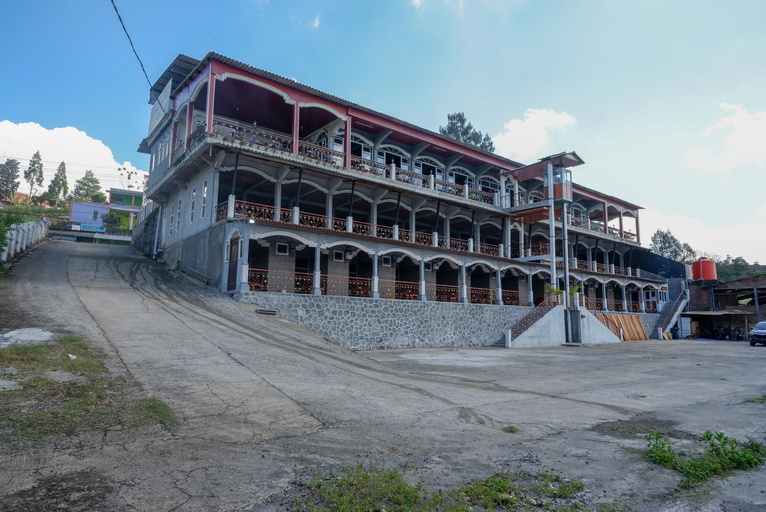 Urbanview Hotel Mountain Palace Kopeng - Cek Promo Hotel Murah Terbaru tiket.com