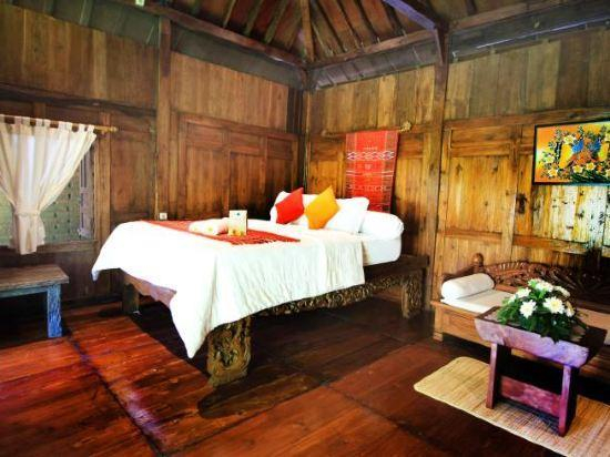 Ethnic Room at Omah Limasan by Omah Bungah, Sleman Booking Murah di ...
