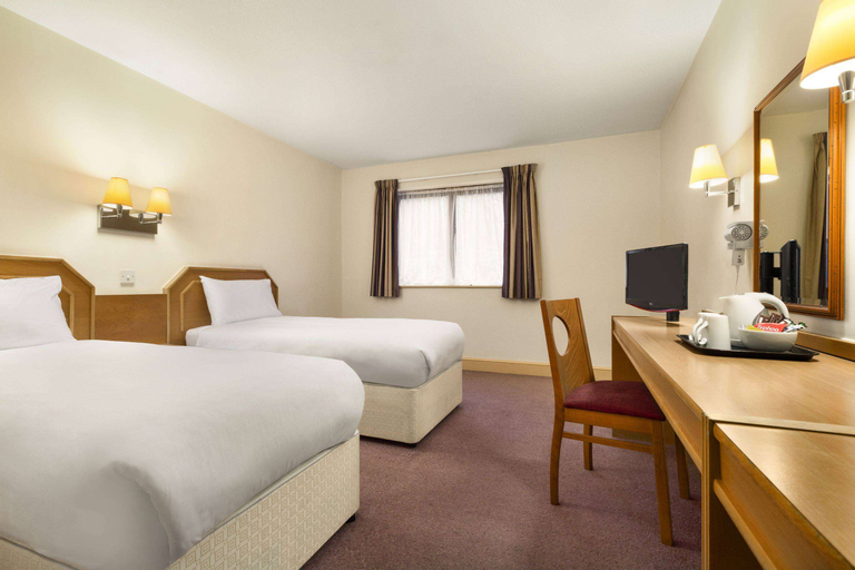 Days Inn by Wyndham Sevenoaks Clacket Lane Harga Terbaru 2023 - Booking ...