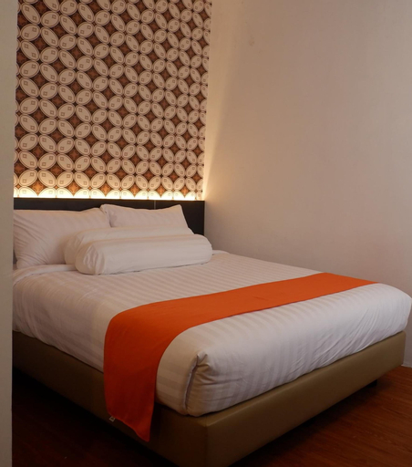 Front One Boutique Tugu Muda Semarang, Semarang Booking Murah di tiket.com