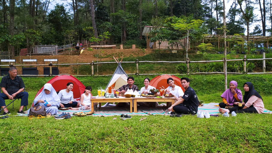 Hutan Hujan Sentul Camp - Harga Promo Villa & Apartemen