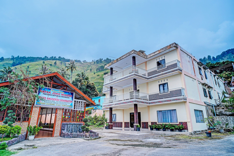 Capital O 92364 Hotel Anugerah Soambaton Resto & Waterboom, Humbang ...