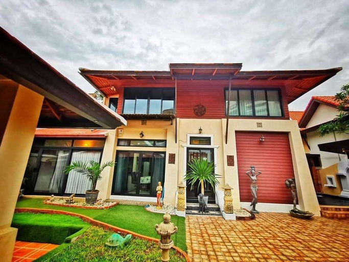 Peacock Party Pool Villa - Best Deals & Promo