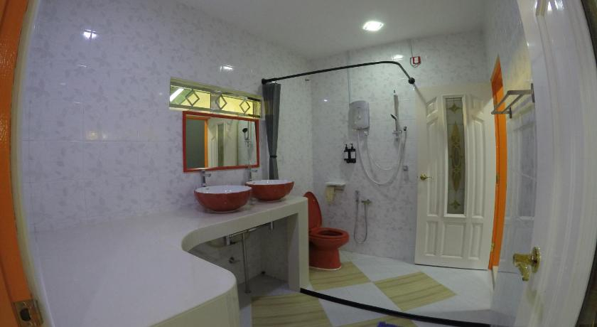 CoCo Fun House Kemaman with pool and bathtub - Penginapan Murah 2023 di ...