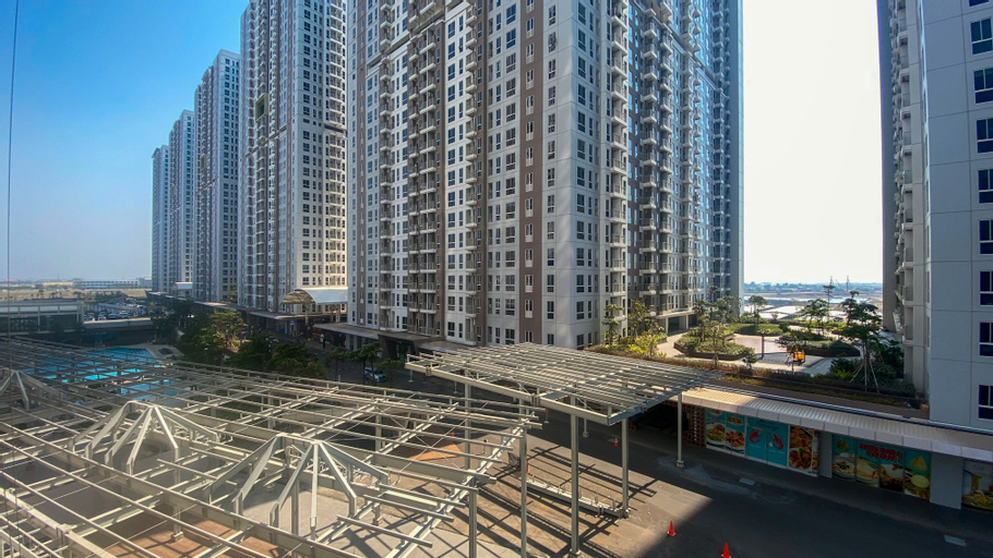 Homey Living Studio Room at Tokyo Riverside PIK 2 Apartment By Travelio ...