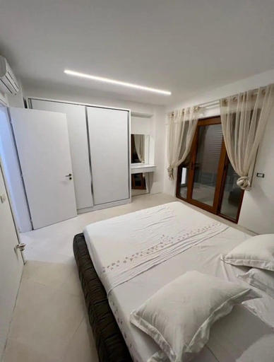 Vollga Currila Beach Promenade, Durrësit Booking Murah di tiket.com