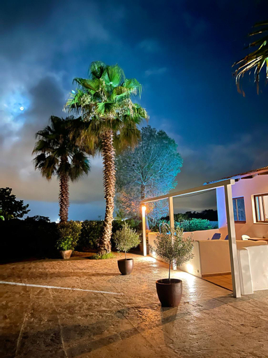 Villa Only Adults 2 Pax · Piscina Privada · A/C · WIFI · BBQ, Girona ...