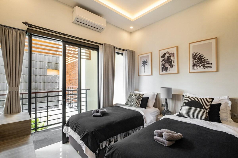 Modern 6BR Villa Smile in Berawa, Badung Booking Murah di tiket.com