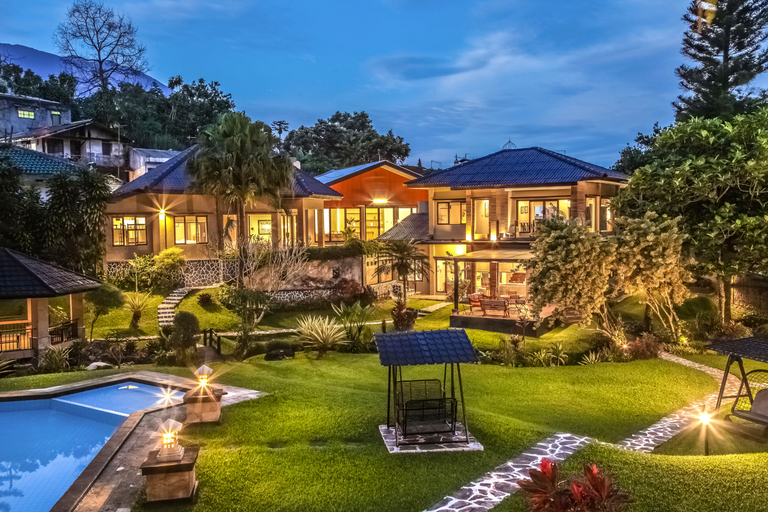 Casa Lumina W/ Pool & Court, Bogor Booking Murah di tiket.com