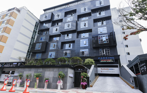 Harga The Zenith Hotel Terbaru 2023 - Booking Murah di tiket.com