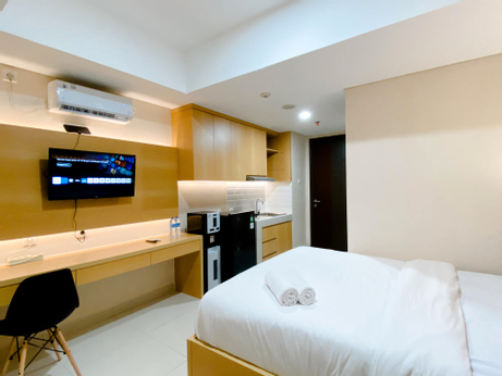 Homey and Cozy Living Studio Pollux Chadstone Apartment By Travelio - Harga Promo Villa & Apartemen