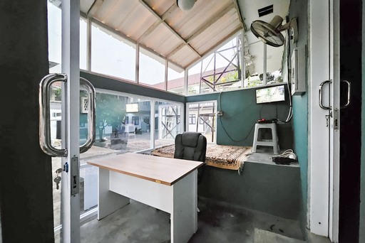 RedDoorz near Maulana Yusuf Stadium Serang Diskon s.d 50% - Promo Terbatas